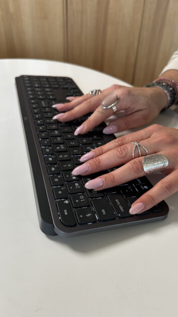 The Best Keyboards for People With Long Nails: Nail the Keys – logi BLOG