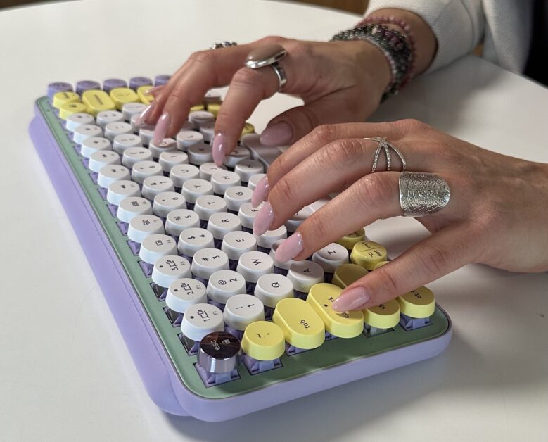 The Best Keyboards for People With Long Nails: Nail the Keys – logi BLOG